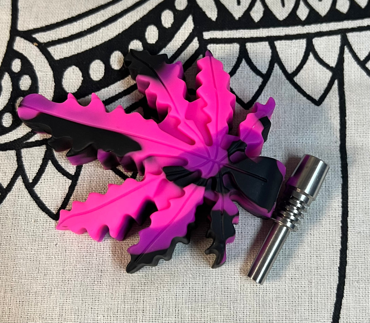 4” Leaf Silicone Nectar Collector-Assorted Colors – Happy Trails Inc ...