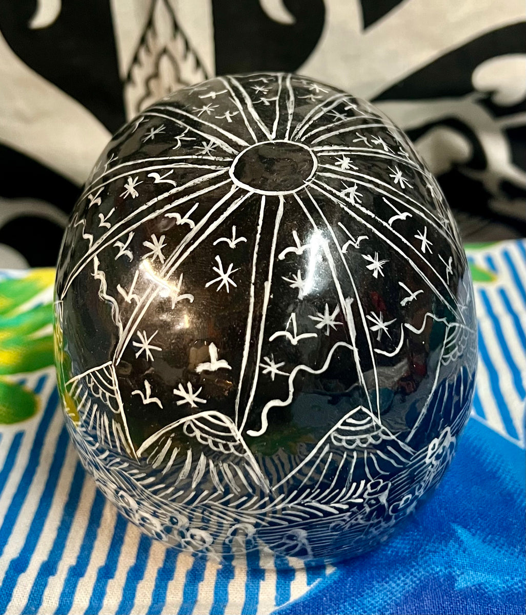 5.5” Black/White Sugar-skull – Happy Trails Inc & Joe's Smoke Shop