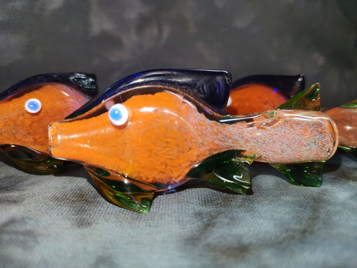 3.5" Import Glass Fish Chillum – Happy Trails Inc & Joe's Smoke Shop